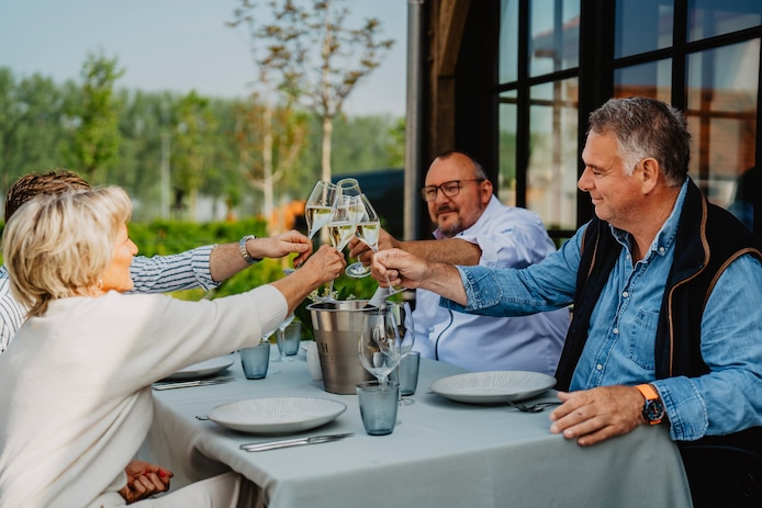 NET OPEN. Tafelen op het Brugse platteland in restaurant Zevensterre ...