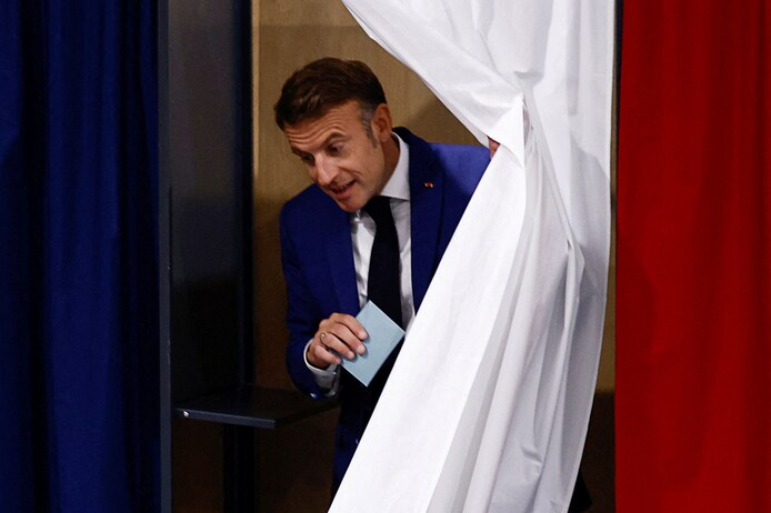 D-day in Frankrijk: Macron zal geschiedenis ingaan als de Franse David ...