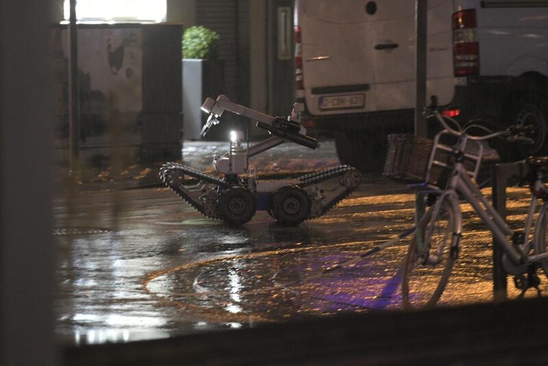 ‘Verdacht pakket’ aan De Keyserlei gecontroleerd, maar niet tot ...