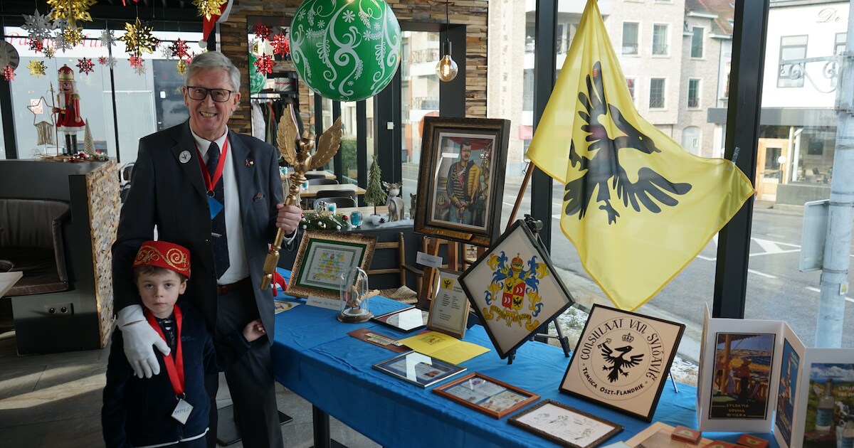 Consul van Syldavië verwelkomt eerste ereburgers in het plat Brussels ...