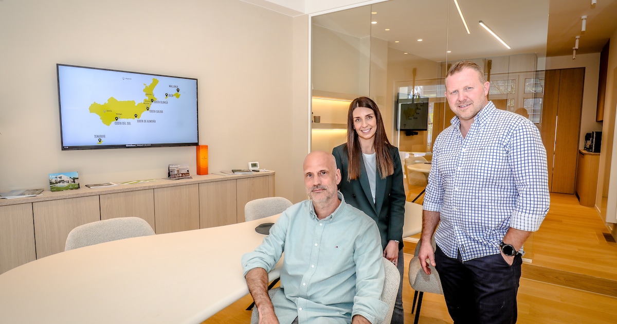 Ex-politiebaas Carl (50) opent immokantoor in Knokke-Heist en ...