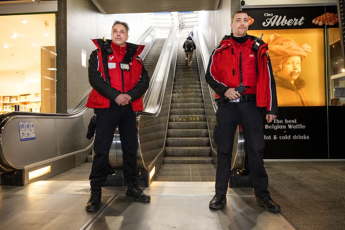 REPORTAGE. NMBS start met ticketcontrole nog voor je opstapt: “Ja het ...