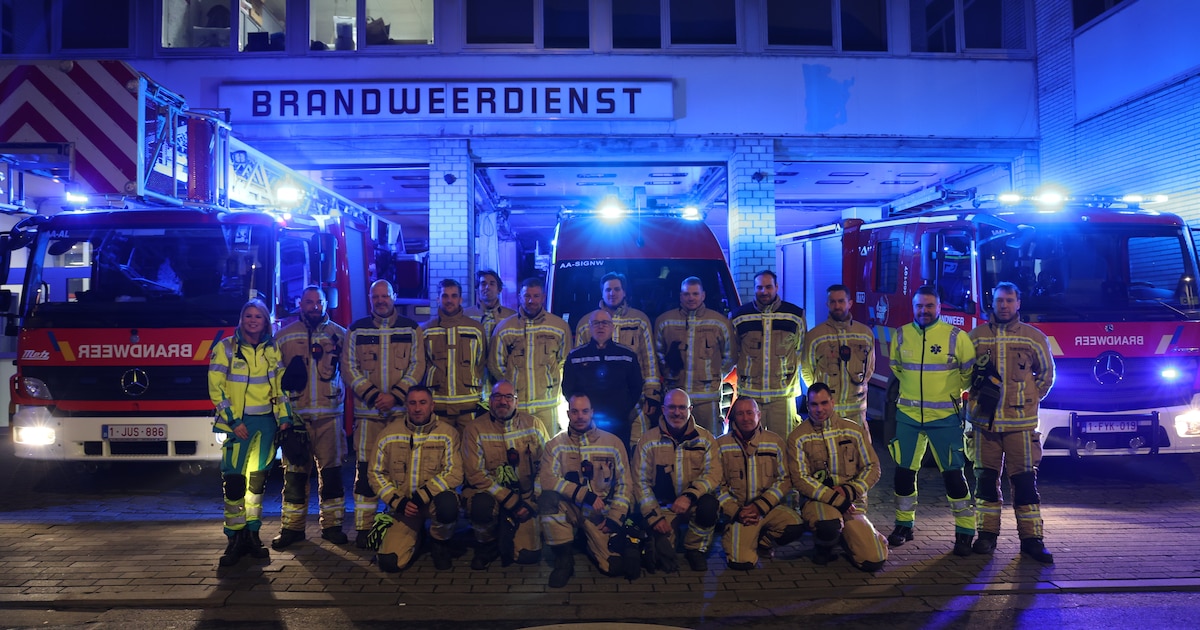 Erehaag voor beroepsbrandweerman Johan Carlé die afscheid neemt na ...