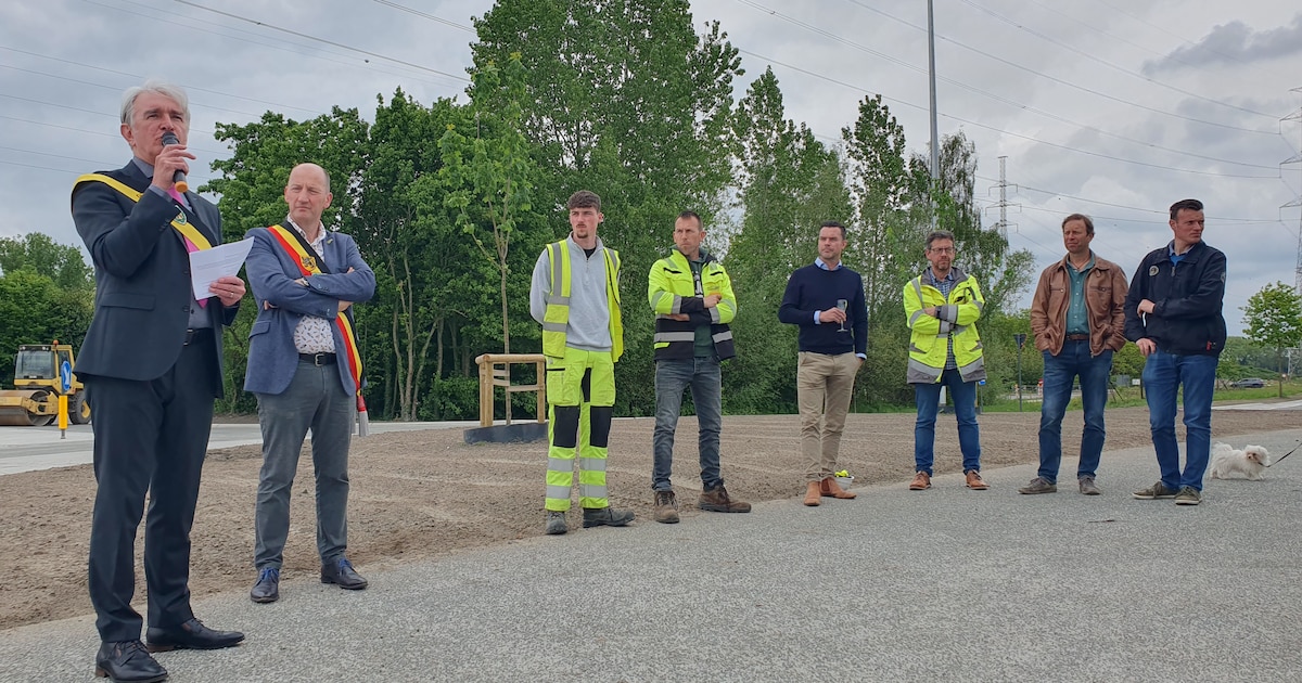 Nieuwe rotonde op Ring Eeklo gaat woensdag open: “De trein is nu echt ...