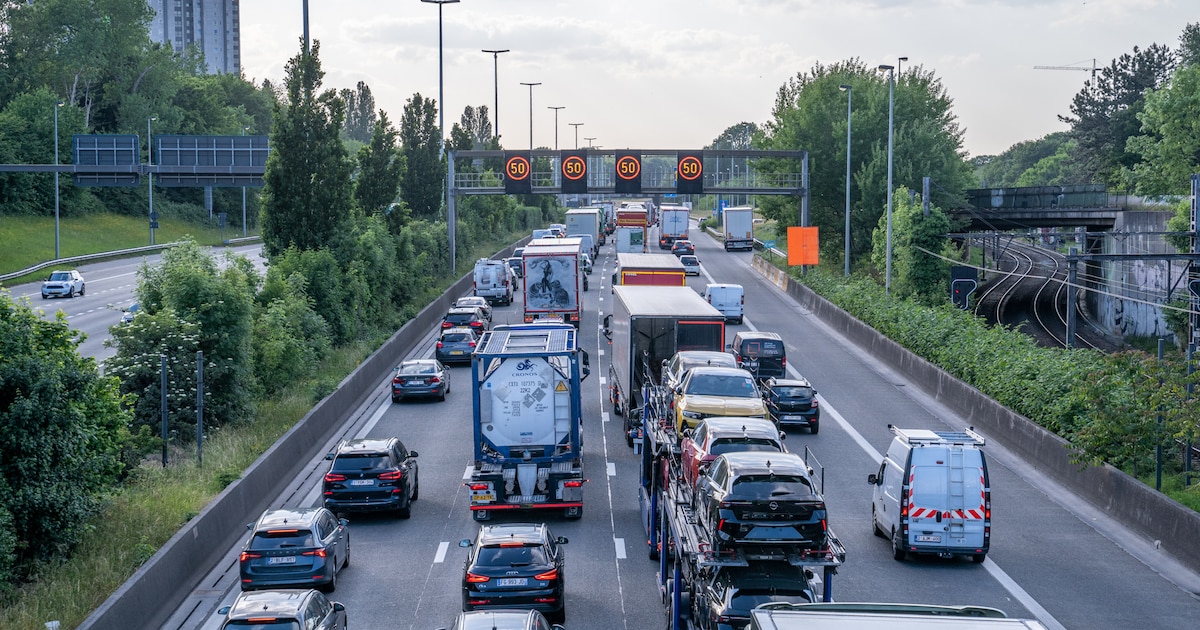 Ongeval op de Antwerpse Ring richting Nederland: twee rijstroken ...