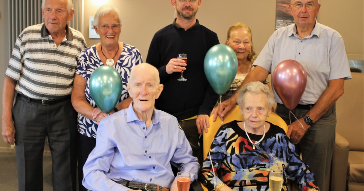 Huwelijksbootje Hilda en Jozef vaart 65 jaar | Hooglede | HLN.be