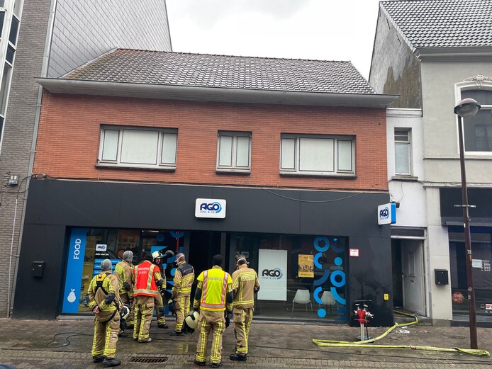 Brand aan zekeringkast zet kantoor AGO Interim onder de rook | Waregem ...