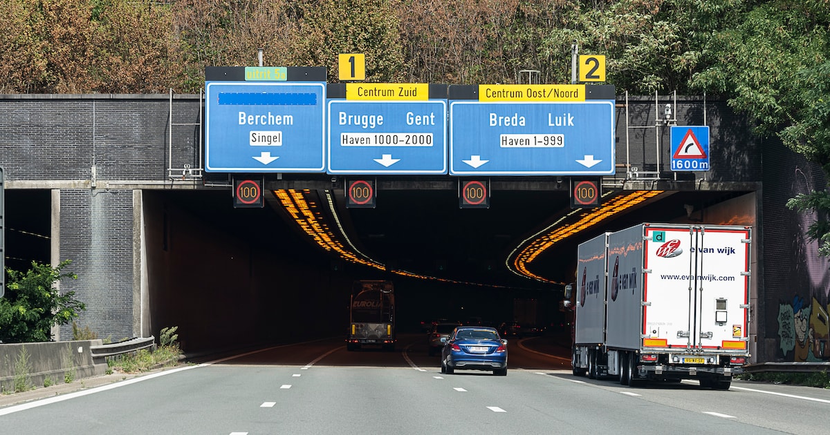 Antwerpse flitspaal die in een jaar tijd 7,5 miljoen euro opleverde voortaan beter aangekondigd ...