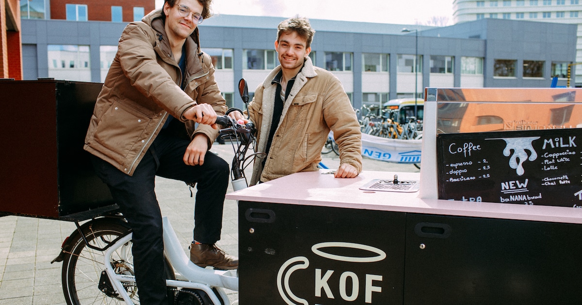 Steven en Robin schuimen Gentse campussen af met ‘espressobar op wielen ...