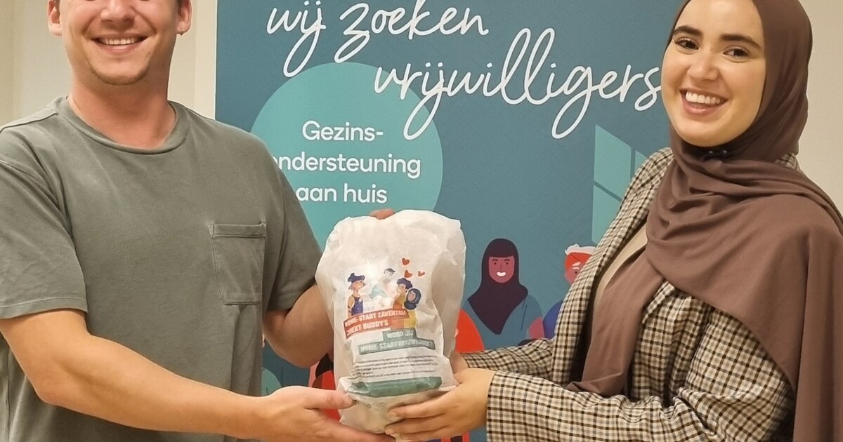 De Mol-kandidaten Toos en Samya lanceren broodzakkenactie Home-Start ...