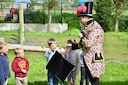 Kinderen openen gerenoveerd speelpleintje in Pater Pirestraat | Foto ...