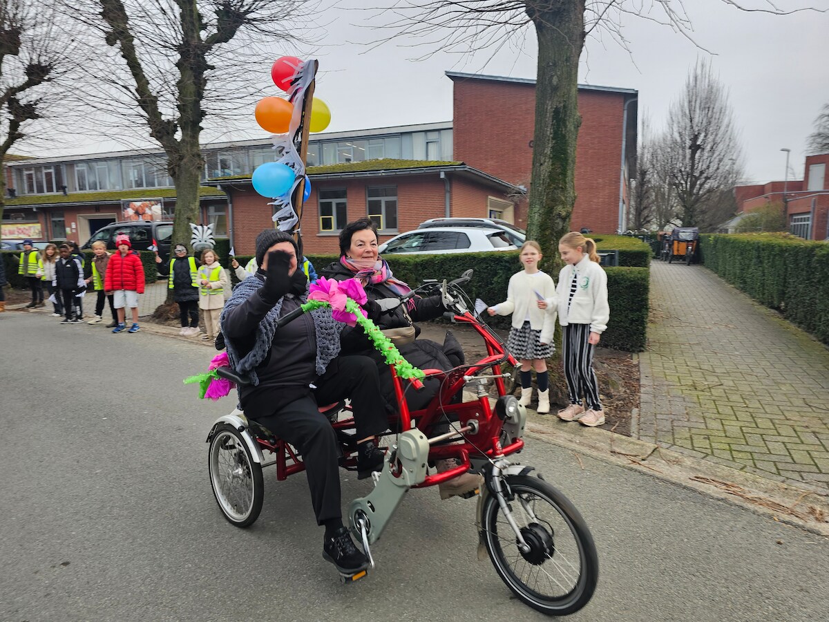KIJK. Juf Karin (62) op pensioen: “De kindjes en de collega’s: ik ga ze ...