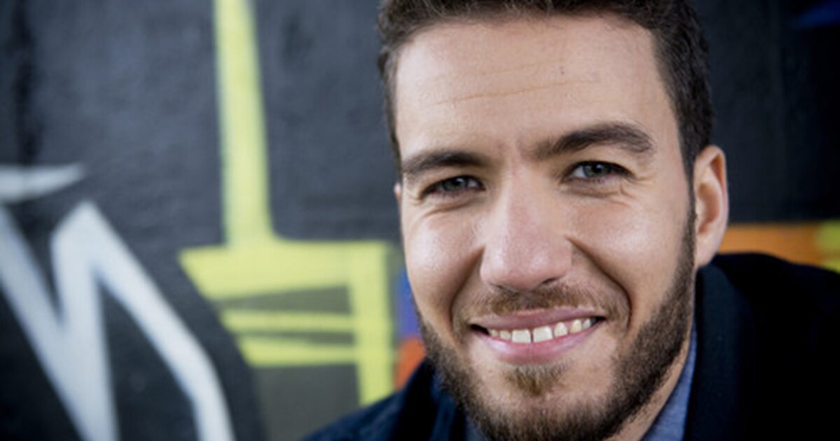 Danser en schrijver Ish Ait Hamou komt vanavond naar Linkeroever om te spreken over diversiteit ...