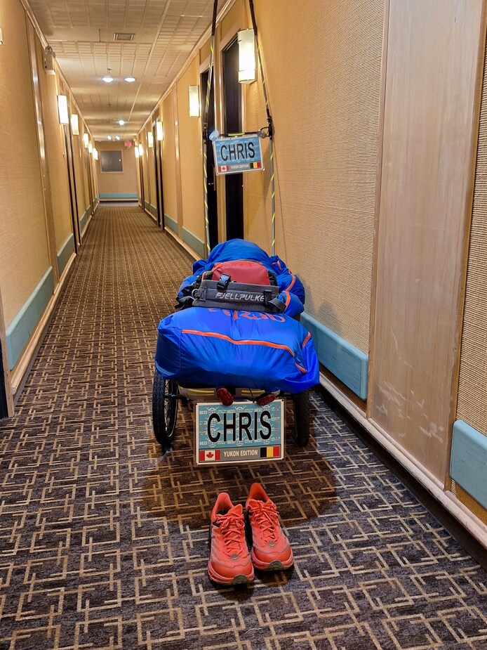 Chris Seynaeve voltooit als eerste Belg de zwaarste ultramarathon ter wereld in het ijzige ...