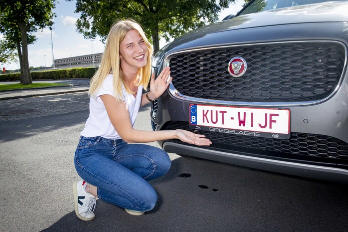 GOD rijdt in een Porsche, JESUS in een Jaguar: kan je werkelijk élk ...