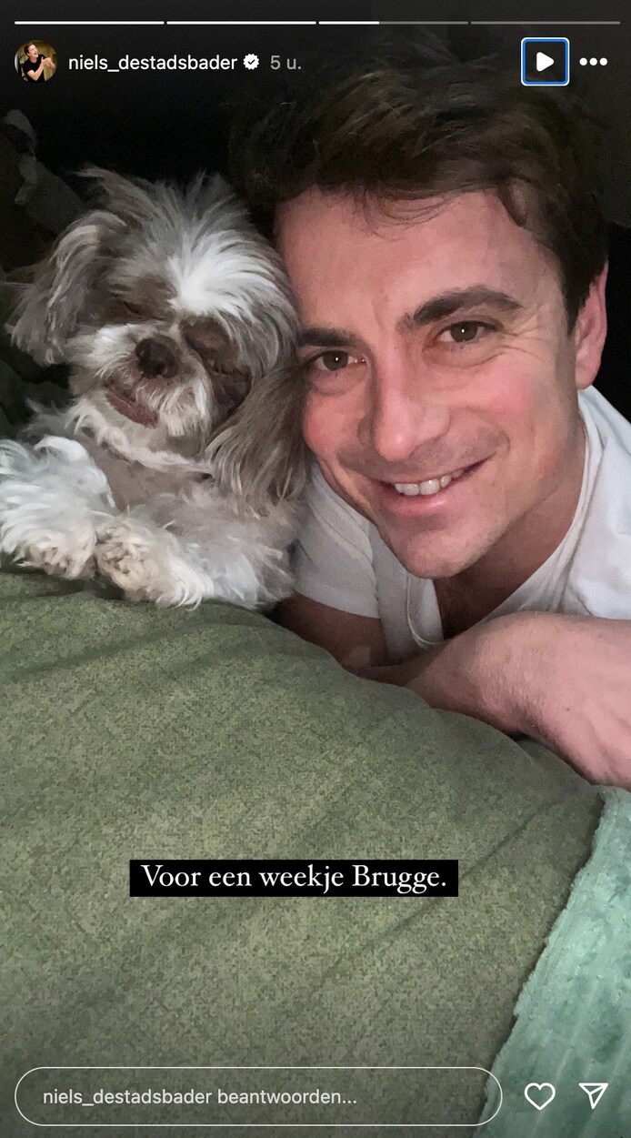 BV 24/7. Vroege wekker voor Niels Destadsbader en Camille geniet van een deugddoende vakantie ...