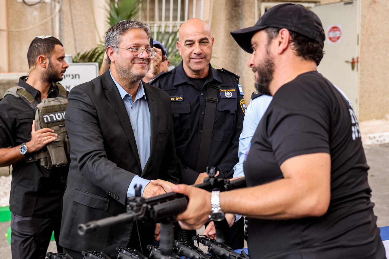 "We roeien iedereen uit die Hamas nog maar toejuicht." Hoe één ...