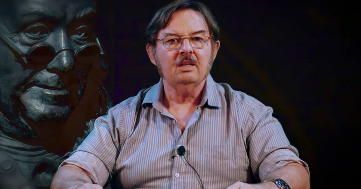 Dit is Jim Watkins, de mysterieuze eigenaar van het omstreden ...