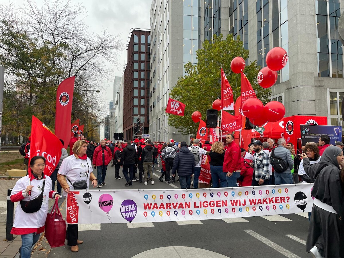 In Sint-Gillis nog steeds rellen aan de gang tijdens nationale staking ...