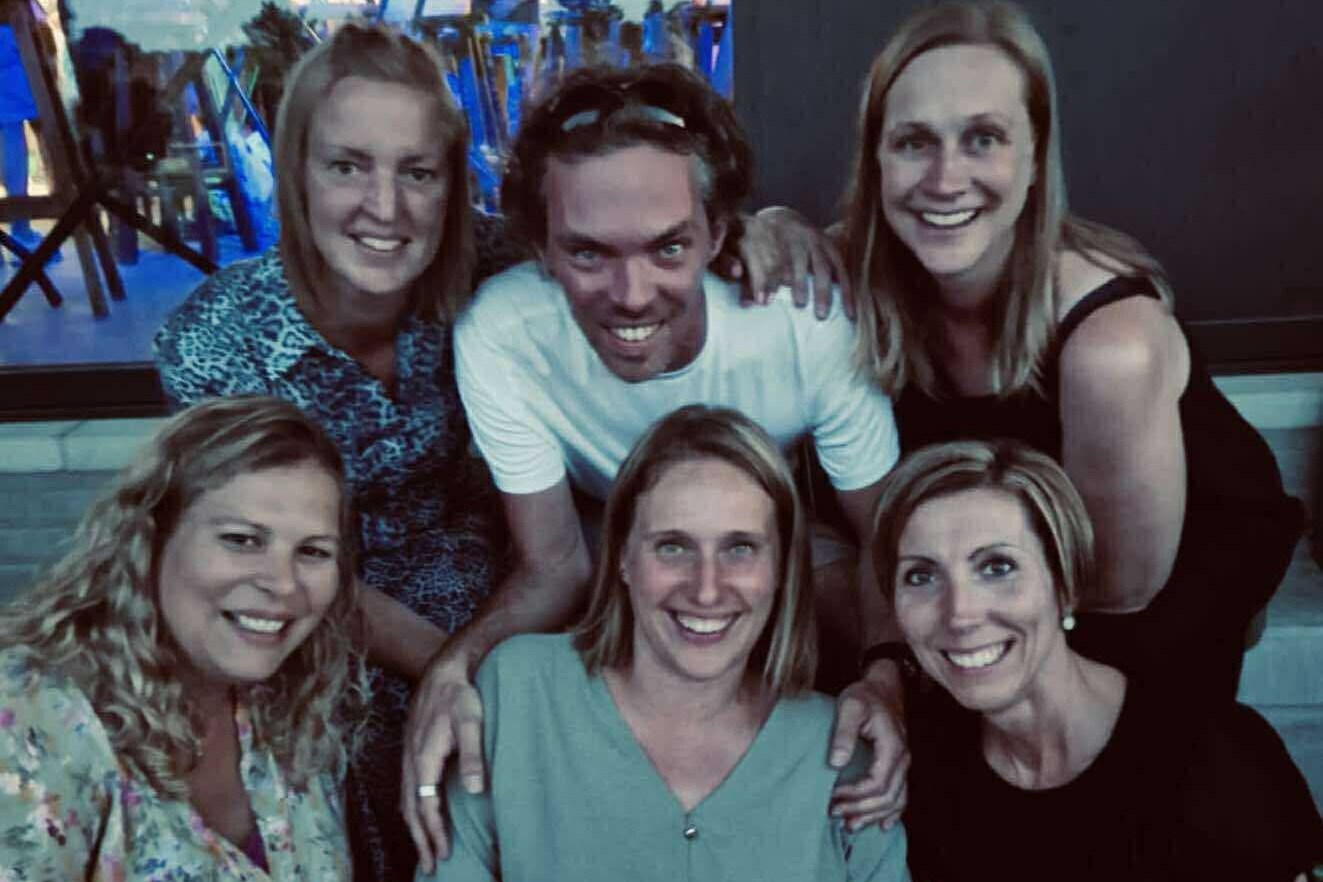 Vrienden en familie nemen afscheid van Jim (40), die voor euthanasie ...