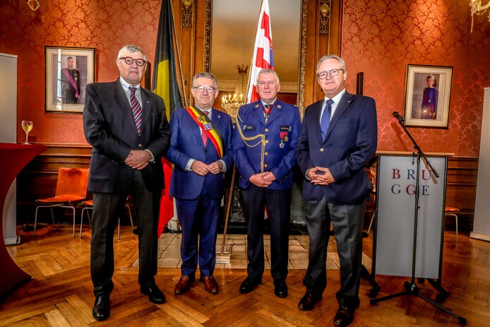 Yves Rotty (54) legt eed af als nieuwe korpschef van Brugge: “Ik kan ...