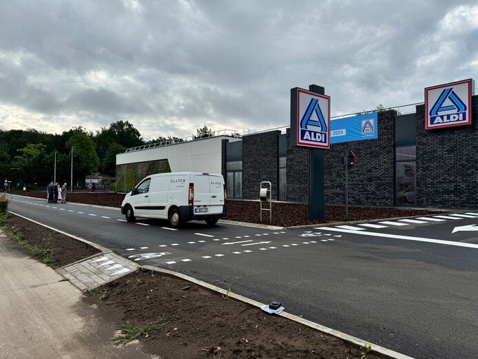Gloednieuwe ALDI verwelkomt eerste klanten in Schilde: “Nergens vind je betere mosselen dan hier ...