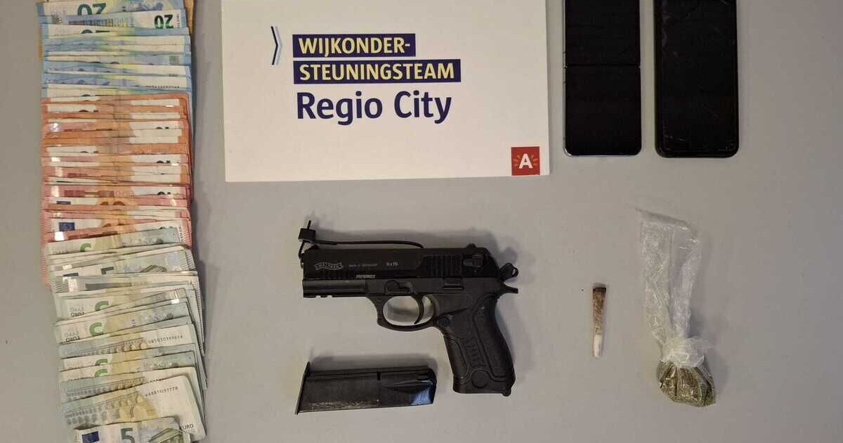 Cash geld en vuurwapen in beslag genomen | Antwerpen | HLN.be