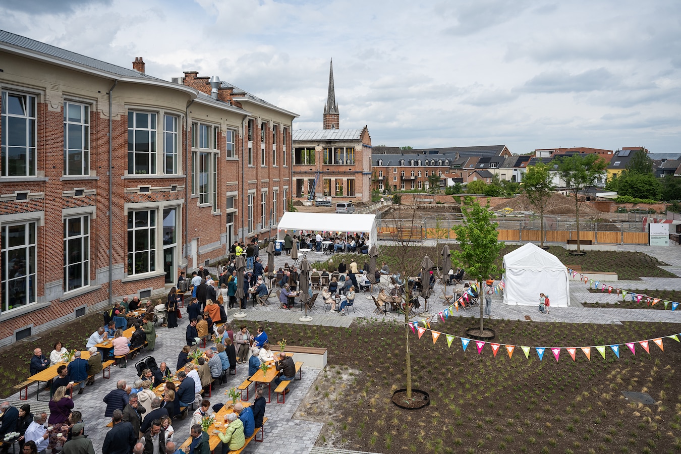 Willem I-plein op historische normaalsite in Lier officieel geopend ...
