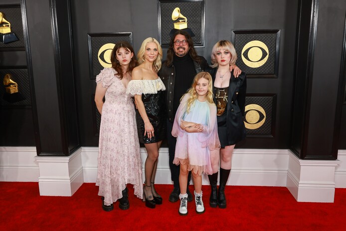Foo Fighters-frontman Dave Grohl geeft overspel toe en erkent ...