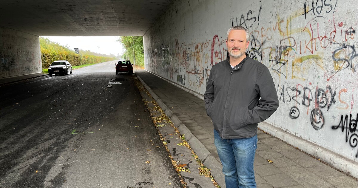 Extra verlichting onder R4-brug in Zelzate op komst | Zelzate | HLN.be