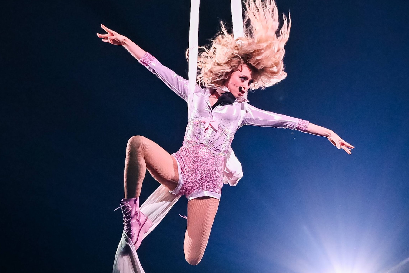‘Circus Camille’ krijgt winters vervolg: zangeres trekt met nieuwe show ...