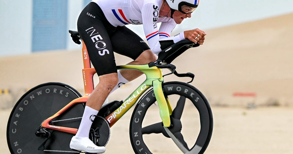 Joshua Tarling vliegt met bijna 57km/u naar dubbelslag, Pogacar beste ...