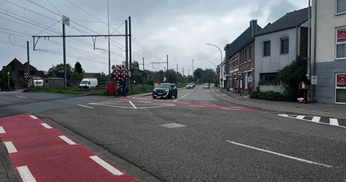Zwart kruispunt aan spoorweg Rozenberg krijgt mogelijk verkeerslichten: “Maar alleen als ...