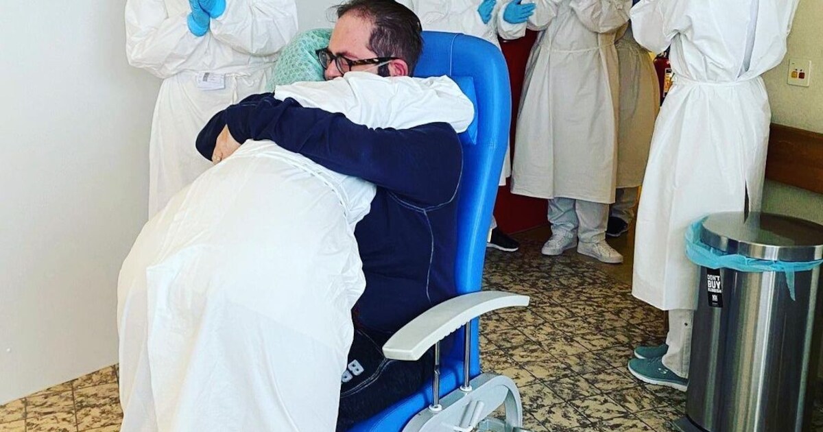 Stijn (41) mag na een maand opnieuw zijn vrouw in zijn armen nemen ...