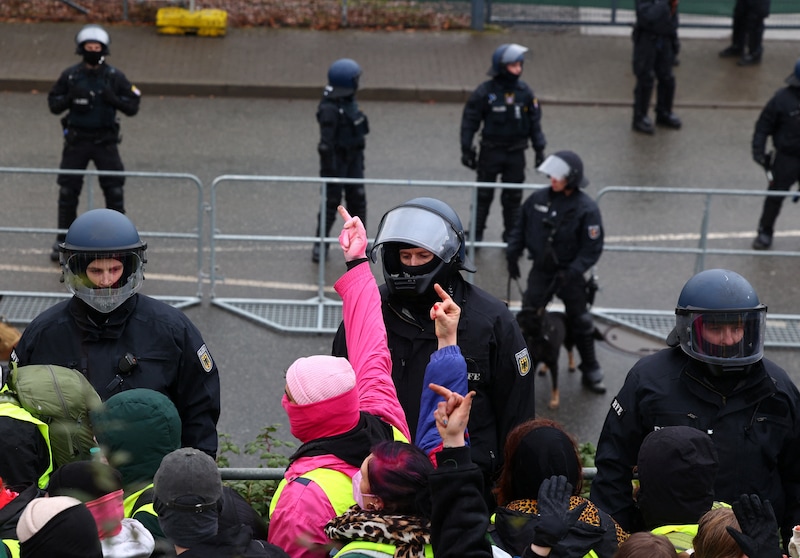 Tienduizenden Duitsers protesteren tegen nieuwe jongerenorganisatie AfD ...