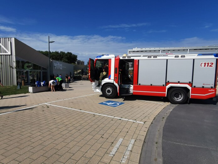 Sporthal en zwembad in Middelkerke weer open na ontruiming door melding ...