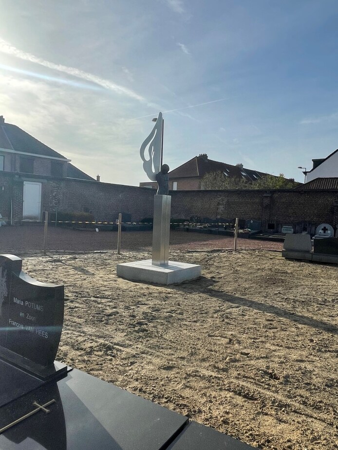Nu ook plaats voor kunst op begraafplaatsen: vier kunstwerken ...