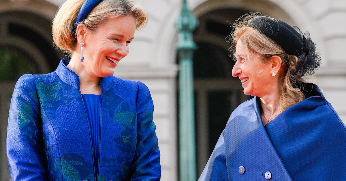 Koningin Mathilde paait Italiaanse president en dochter met subtiel eerbetoon tijdens ...