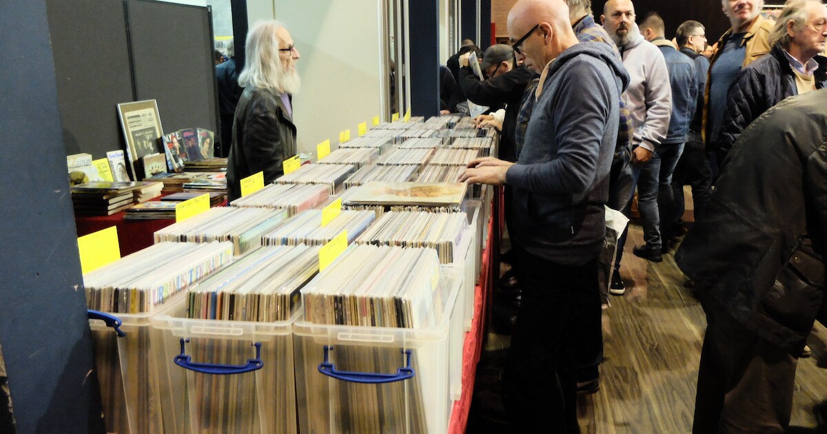 Vinylbeurs in CC Zwaneberg met standhouders uit binnen- en buitenland ...