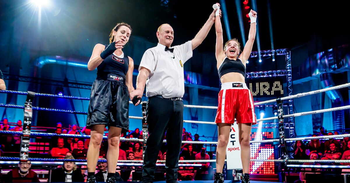 Bloedneus houdt Laura Tesoro niet tegen in 'Boxing Stars' (+ wat je ...