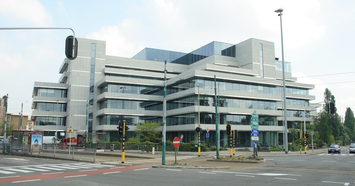 Na onrust over nakende verkoop: vakbond deelt pamfletten uit aan ...