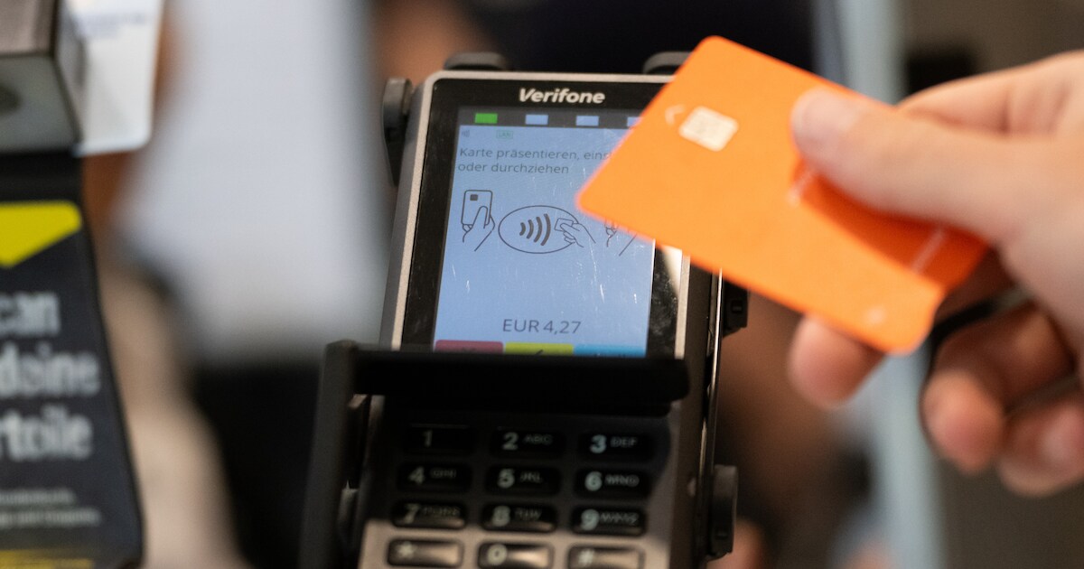 1 op 7 jongeren zou bankkaart met pincode aan onbekende geven ...