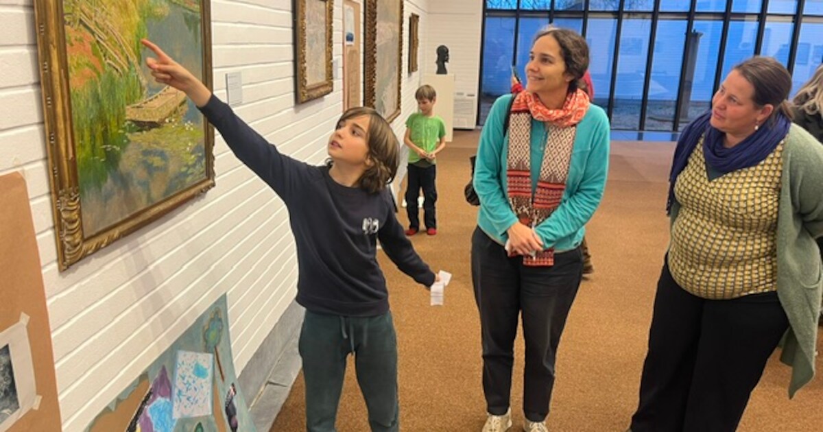Leerlingen De Sterrebloem gidsen en exposeren op Claus-tentoonstelling ...