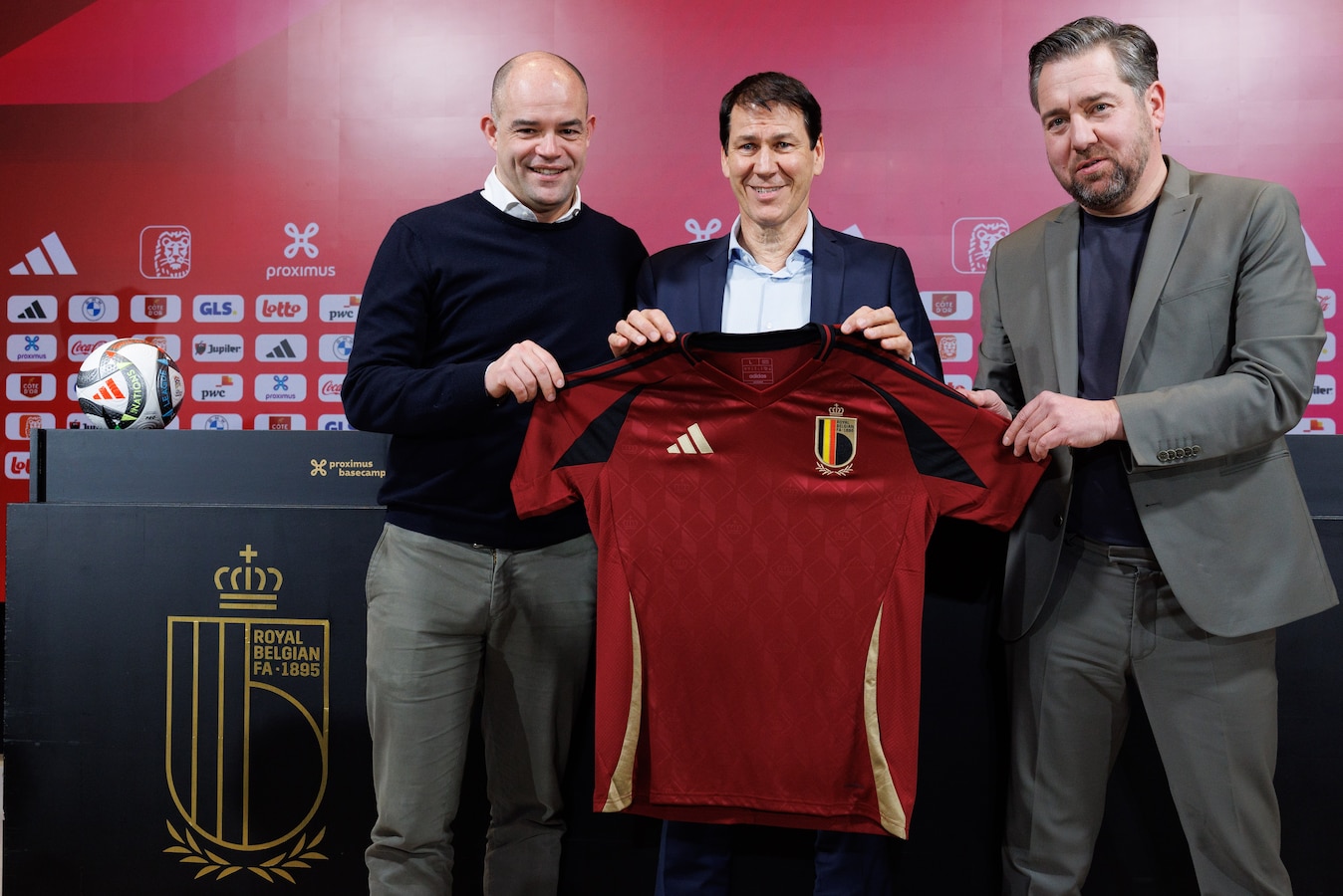 Simon Mignolet studeert straks voor technisch directeur: “De Gouden ...