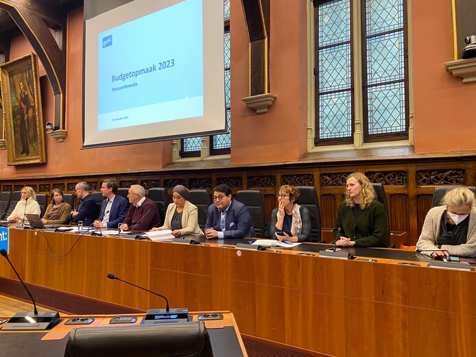 Aangekondigde nieuwe besparingen schieten bij oppositie in het ...