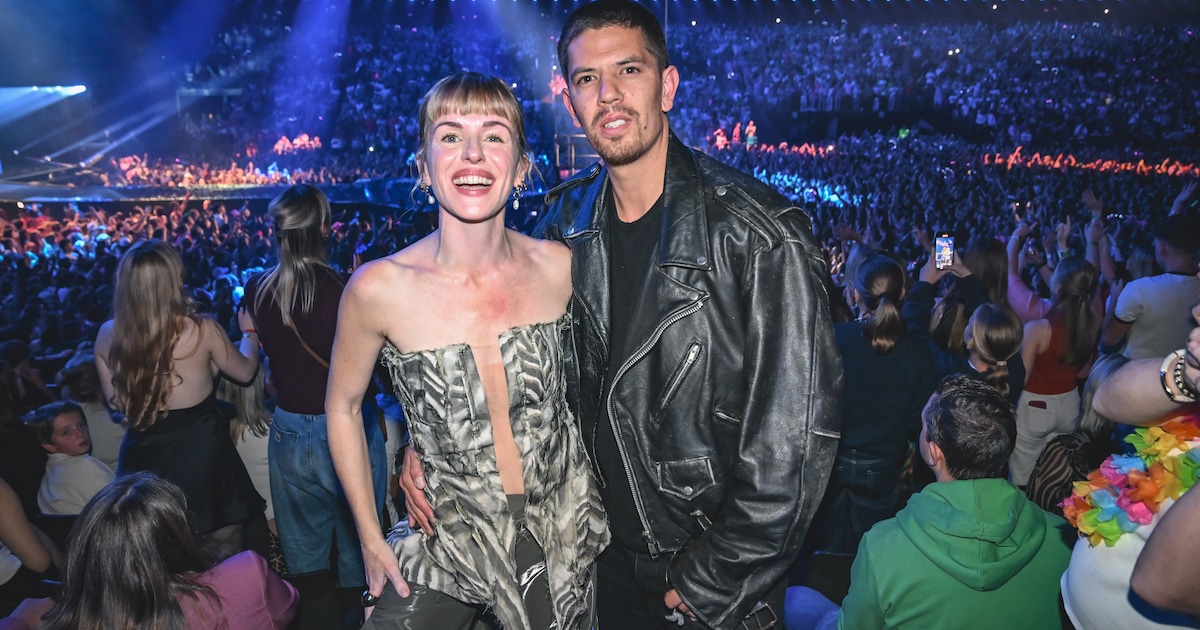 KIJK. Wat niet mocht op de K3-reünie, doet Josje wél tussen de drag ...