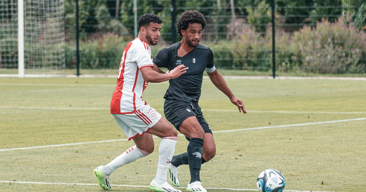 Beerschot verliest oefenwedstrijd tegen Jong Ajax. Simion Michez: “Heel ...