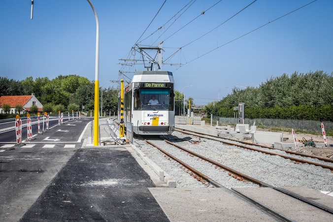 Vrouw (54) gewond na aanrijding door tram | Regio | HLN.be