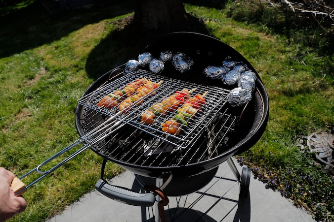 Brandweer waarschuwt voor barbecueveiligheid in Lint | Regio | HLN.be