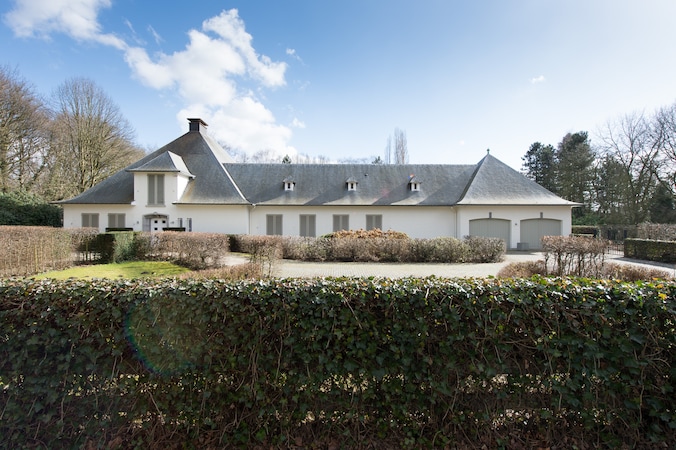 Rumst wil villa van 1,3 miljoen euro kopen... om te slopen | Regio | HLN.be